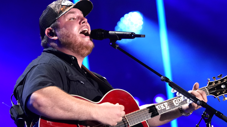 Shania Twain to Open New Bar in Downtown Nashville