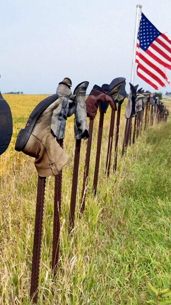 The Meaning Behind Cowboy Boots on Fence Posts in Texas – Xpress Country