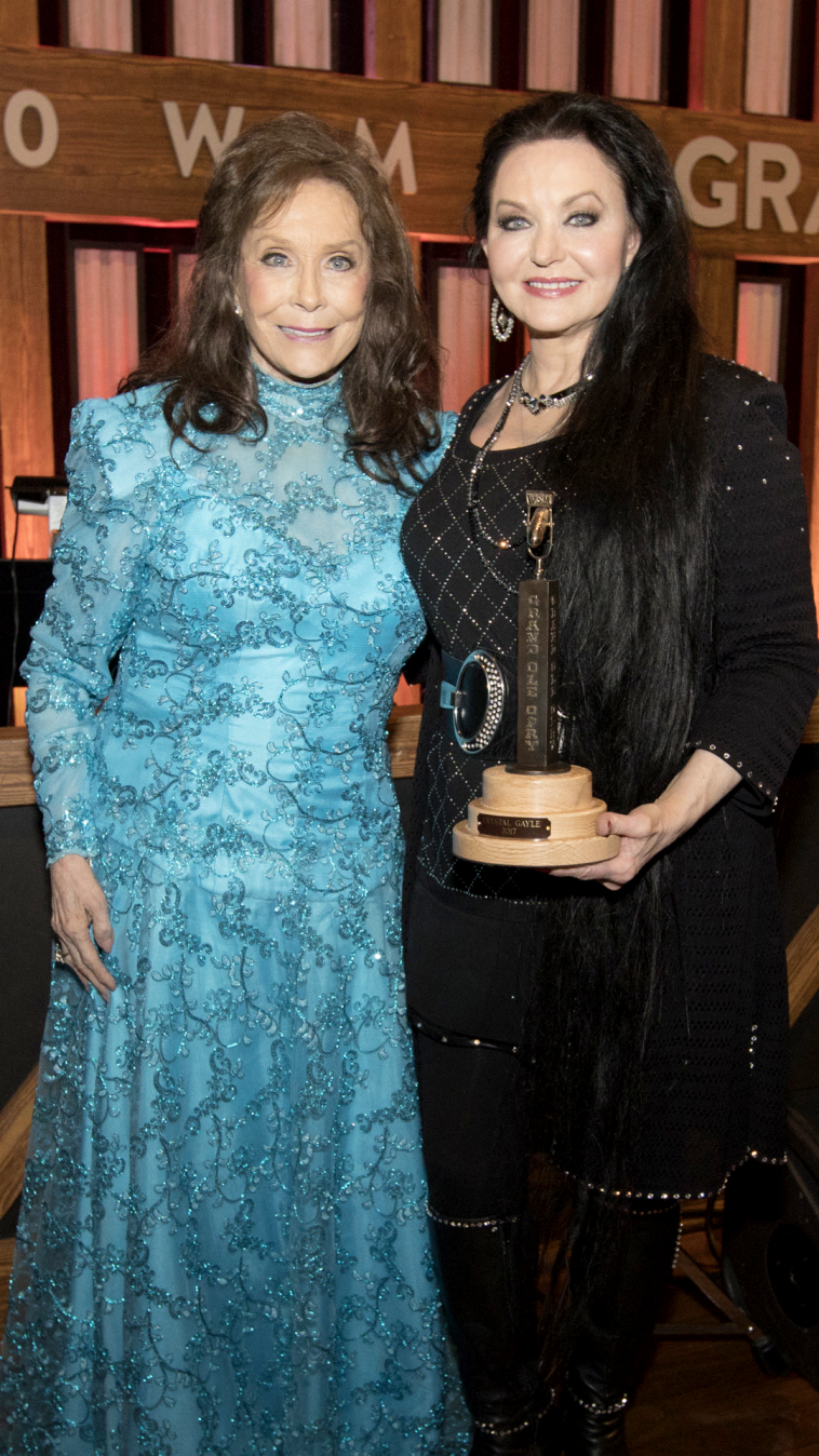 Crystal Gayle Shares the Career-Changing Advice from Sister Loretta ...