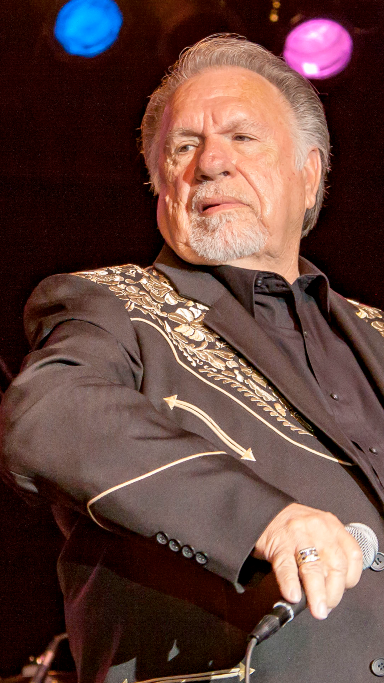 Inside Gene Watson and Mattie Louise Bivins’ Enduring Love Story ...